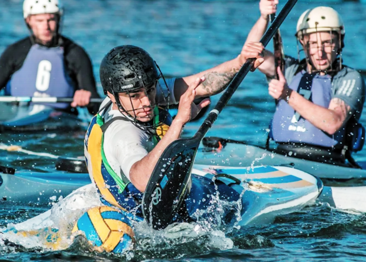 El kayak polo llega a las piletas del Parque Alem: de qué se trata la ...