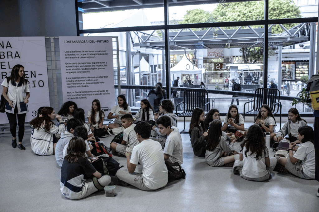 Escribir, leer y escuchar la ciudad: la experiencia de las escuelas en ...